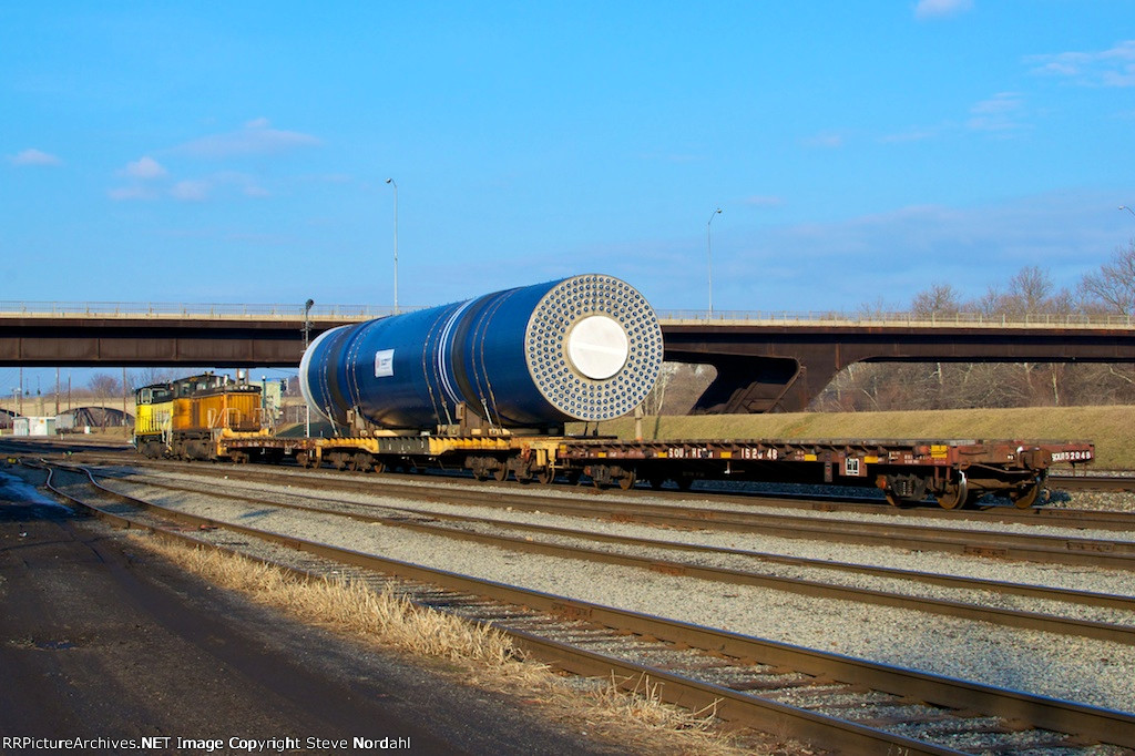 LVRB Delivers NS's O53 H/W load to River Yard